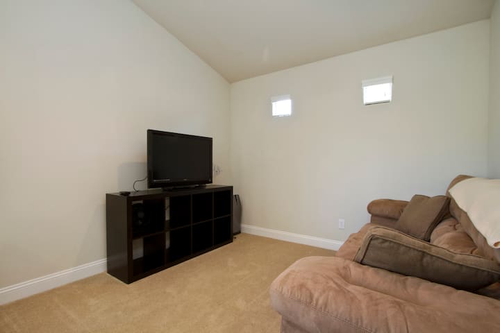 Modern Detached Apartment Home 1br - Marina