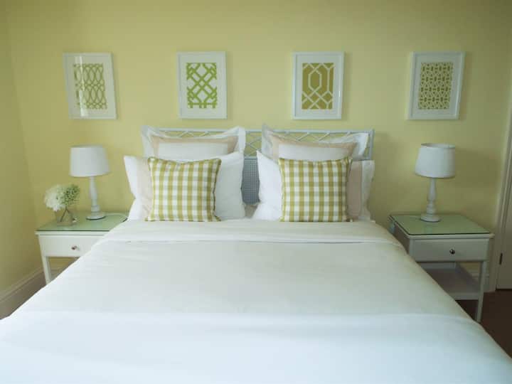 Period House Apartment With Patio - Essex