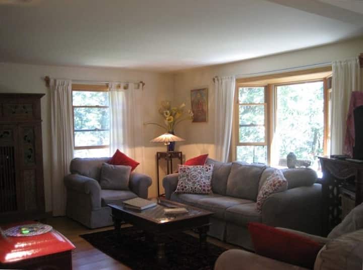 Wellfleet In The Woods -Elegant, Roomy, Quiet - Wellfleet, MA