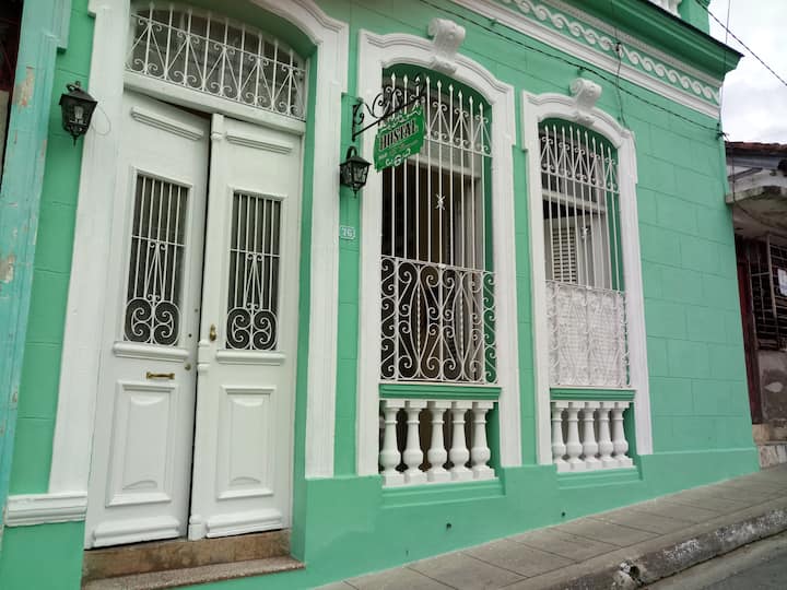 Hostal El Carmen,en El Centro De Cuba. - Cuba