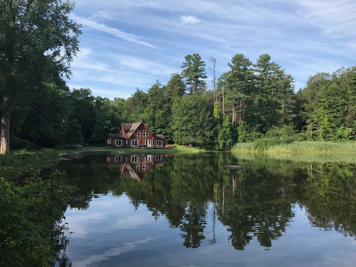 Spectacular Berkshire Retreat On Private Lake - Lee, MA