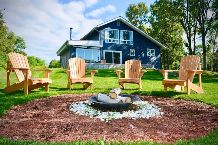 Serenity By The Lake - Little Current