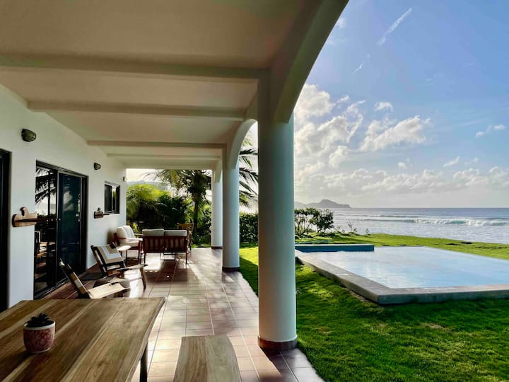 Casa Panga Drops - Beachfront - Nicaragua