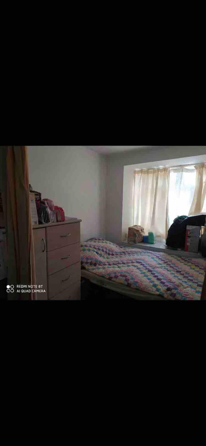 二房一廳,月租包全屋傢俬,厨具,電器,拎包入住便可,交通方便適合學生 - Shenzhen