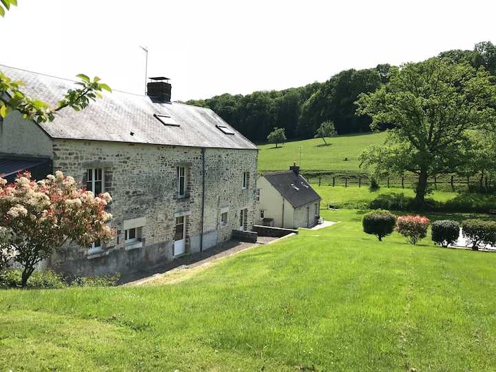 Grand Gîte 15 Pers
Convivial, Famille, Détente - Clécy