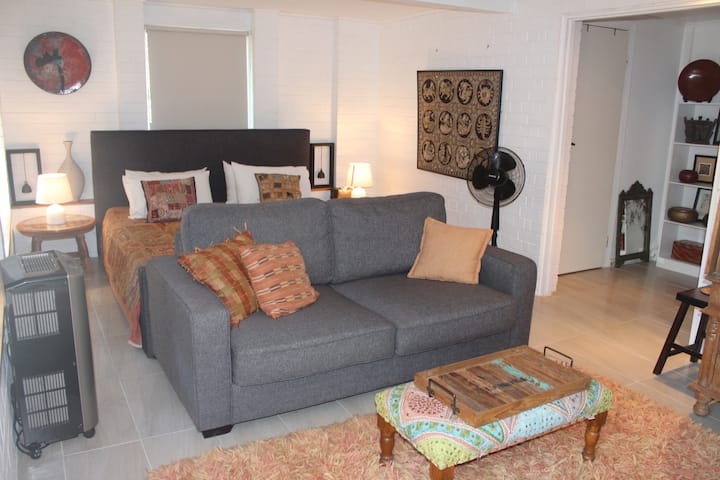 Pet-friendly Private Garden Studio Kenmore Hills - Brisbane