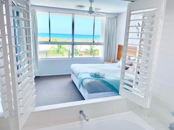 Azure Seaview, Modern, Wifi, 2 Pools, Free Wine - 에얼리 비치