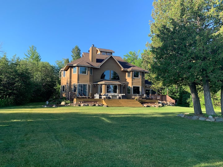 Spectacular Mullet Lake Home - Mullett Lake, MI
