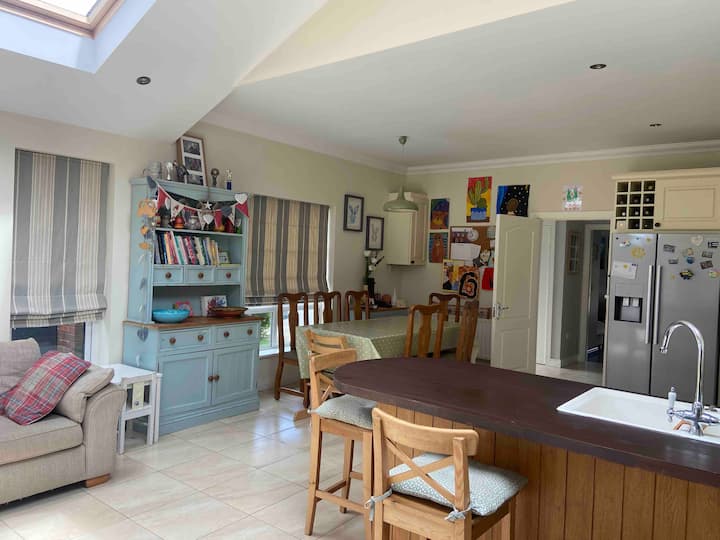 Beautiful 3 Bed Family Home - Beside Airport - Donabate