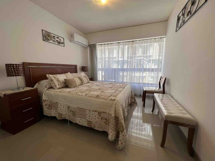 Centro De Montevideo, 2 Dormitorios 5 Personas - Montevideo