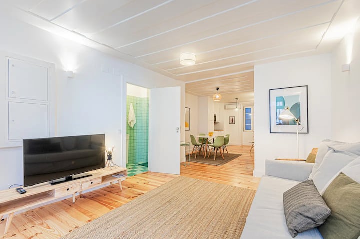 St Christopher Lisbon 1 - Lisboa