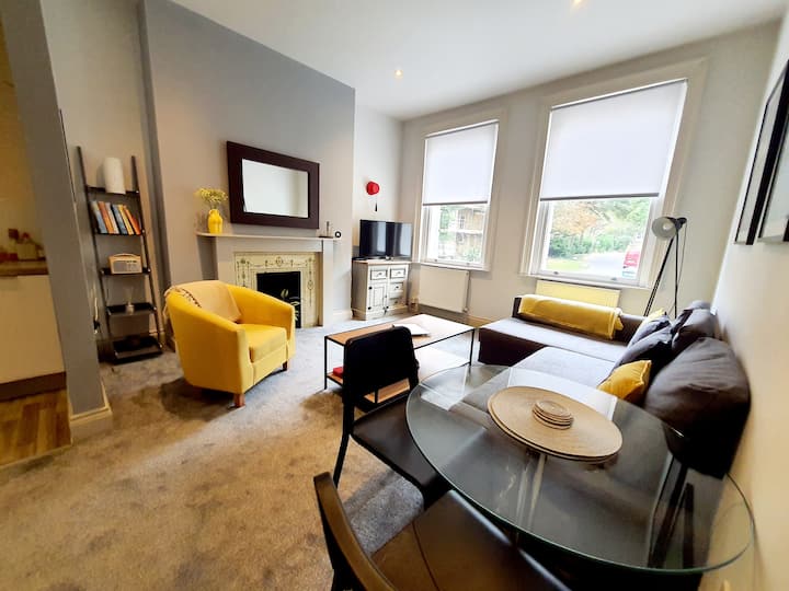 Lovely 2 Bed 2 Bath Apartment - Near The Beach - Brighton