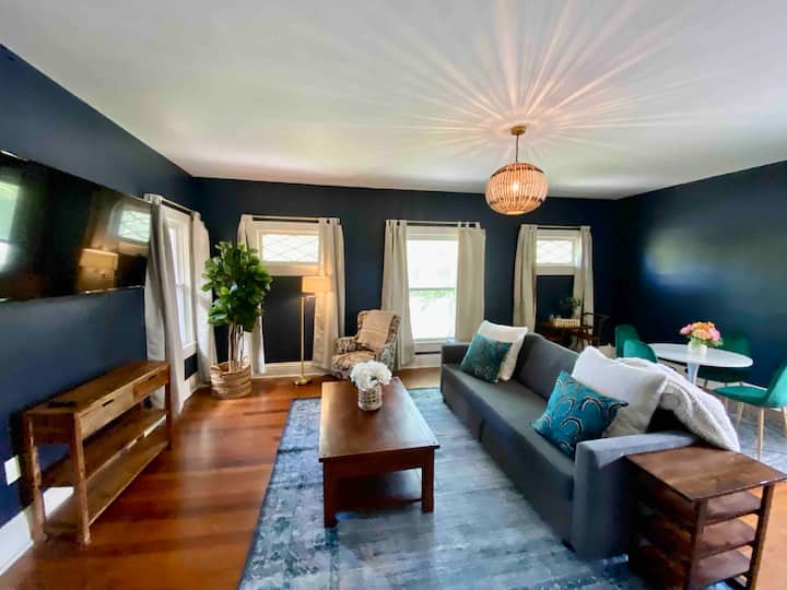 Central Location! Walk To Shops & Restaurants - Murray Hill, KY