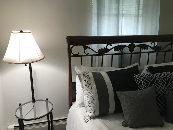 Your Home Away From Home!! - Brooklyn, NY