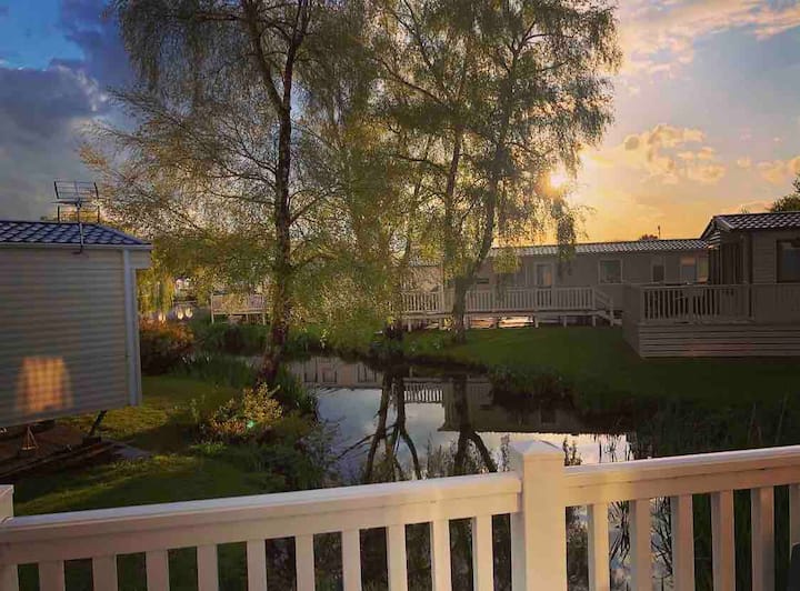 Luxury Holiday Home. Cotswolds Retreat *Lake View* - Cirencester