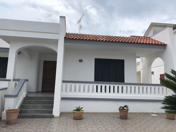 Star House, Intera Casa Con Ampi Spazi Esterni. - Gagliano del Capo