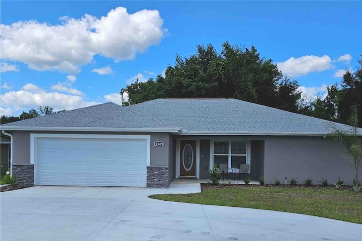 Julian's Flat - Ocala, FL
