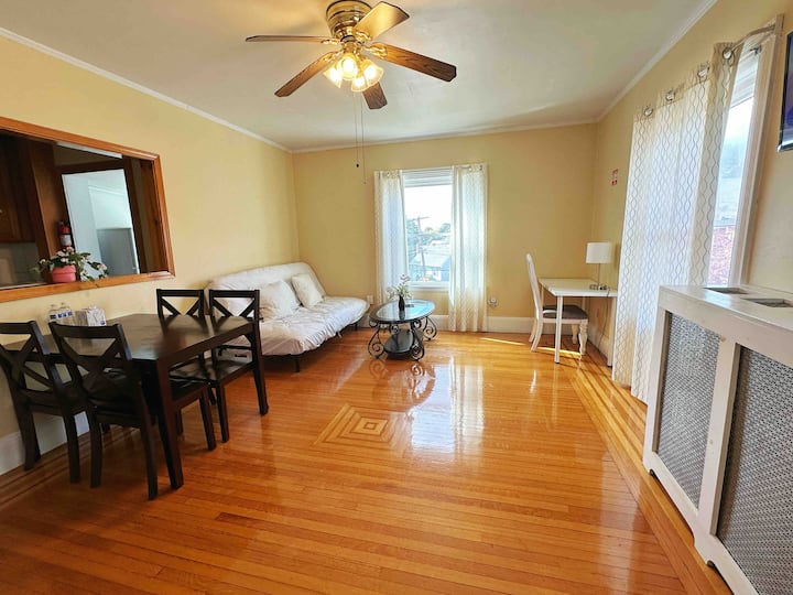 Apartment Near Transit/free Parking/self Check-in - Boston, MA