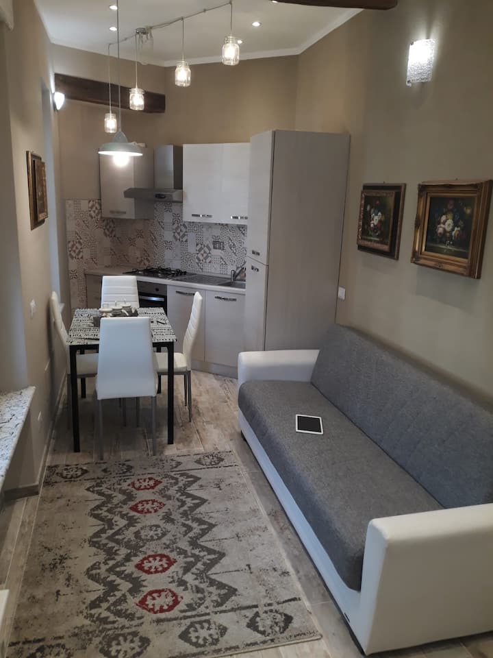 Appartamento Rebecca Vicino Stazione - Vercelli, Italia