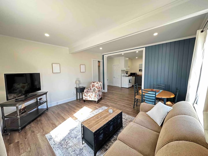 Cozy Downtown East Tawas Home! - Tawas City, MI