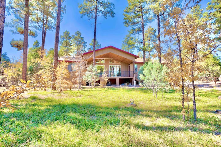 Cabin In Pines W/hot Tub/kingbeds/fire Pit/game Rm - Pinetop-Lakeside, AZ