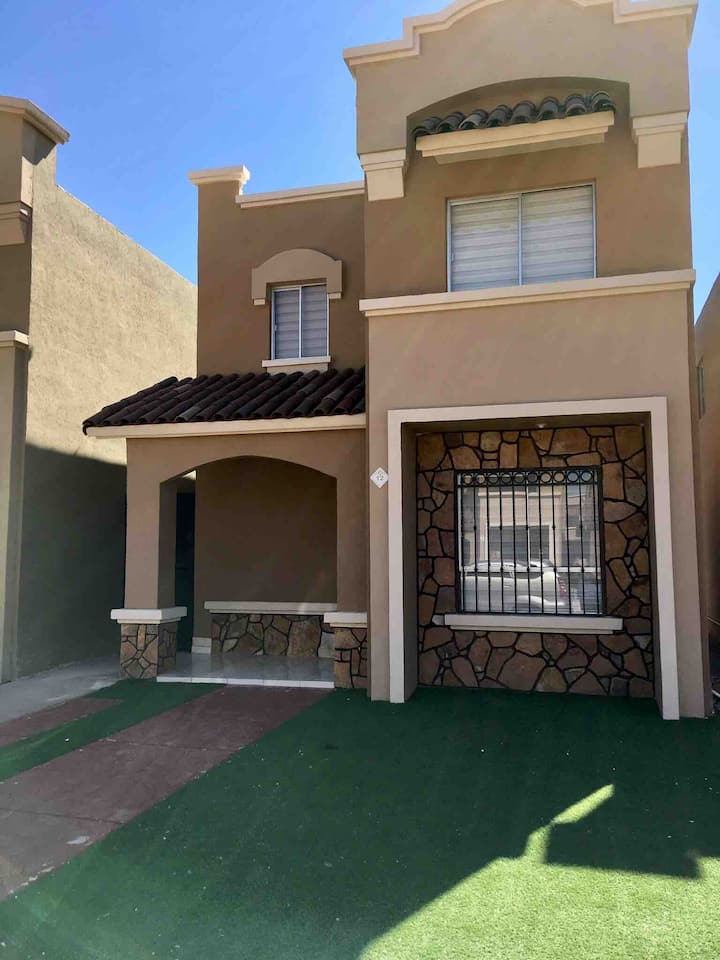 Nueva, Tv Cable, Wifi, Vigilancia 24 Hrs Cerrada. - United States