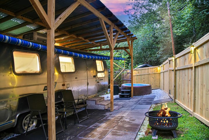 Asheville Airstream & Hot Tub - 애슈빌