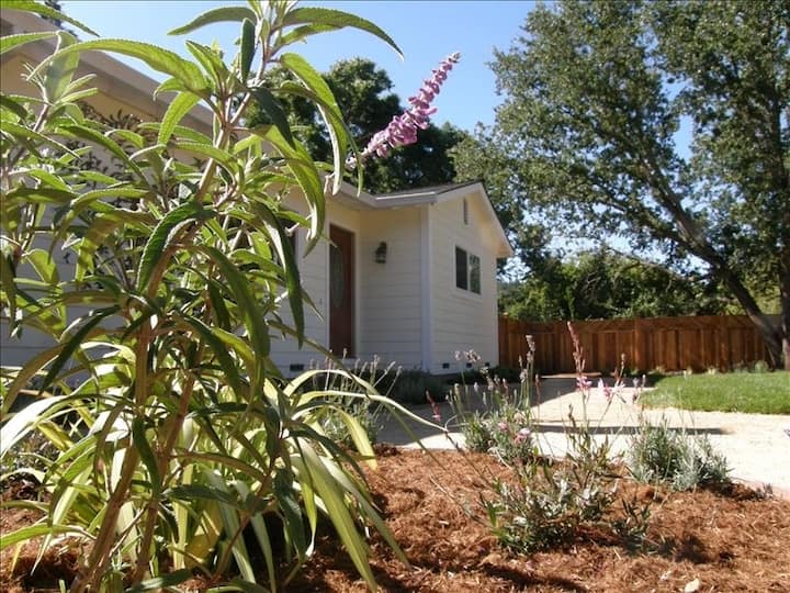Romantic Wine Country Cottage - Glen Ellen, CA