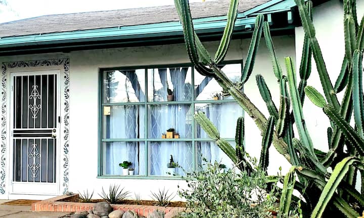 The Cactus House Welcomes You! - Tucson