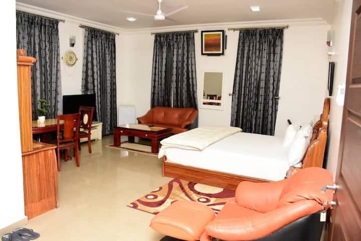 @...Our Home Is A Home Away From Home For Family Vacation ,Wedding, Meetings And Other Needs Of A Cheerful 6 Bedroom Apartment With Swimming 🏊‍♂️ Pool. - Nigeria