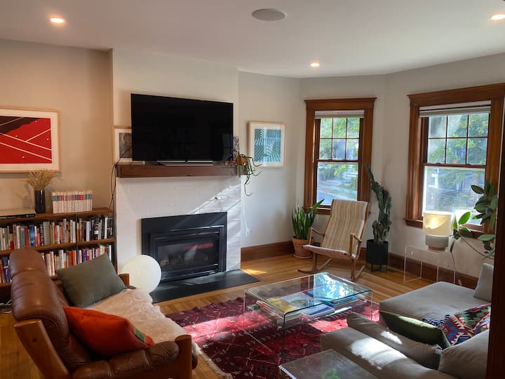 Lovely 2-bedroom Condo By Jamaica Pond - Boston, MA