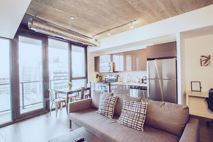 The Ultimate Downtown Getaway | 1br W/ King Bed - Winnipeg