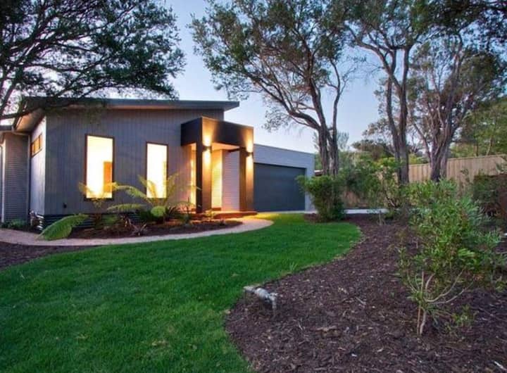 The Beach Haven -
4 Bedroom Luxury House Sleeps 12 - Rye