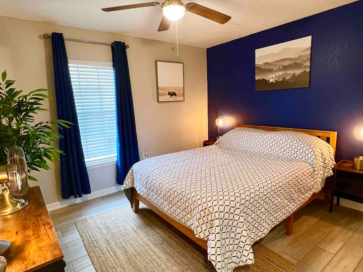 Therustic @ Ferry St - Spacious 3 Bedroom/2 Bath - Eagle Pass, TX