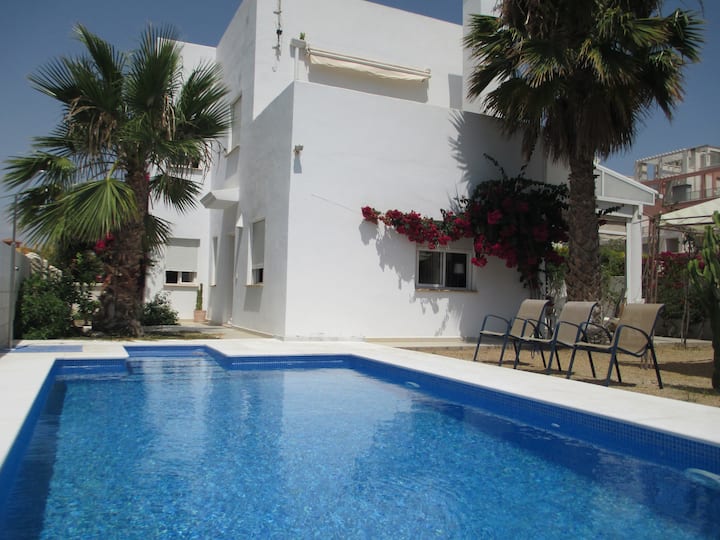 Chalet  Con Piscina Y Aire Acondicionado - Vera