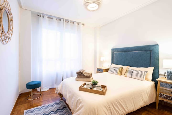 Primera Línea De Playa San Lorenzo Con Parking - Gijón