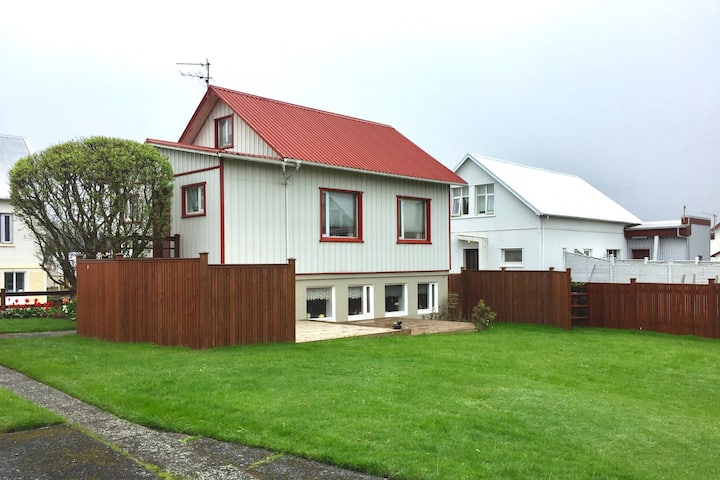 A Cozy Home In Vestmannaeyjar Center - 8 Pers. - Islande