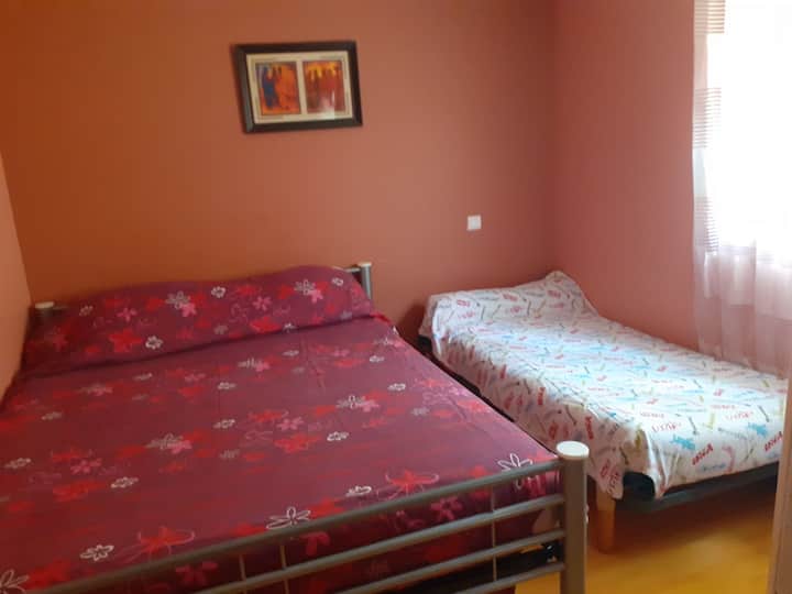 Chambre Familiale Pour 4 Personnes. Dont Avec Bébé - La Canourgue