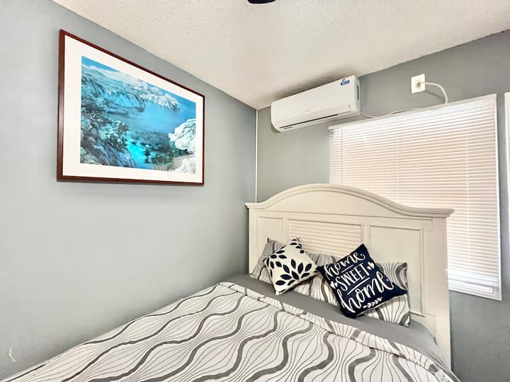 Elegant Room-private Bath & Entrance-15’ To Dtla - Boyle Heights - Los Angeles
