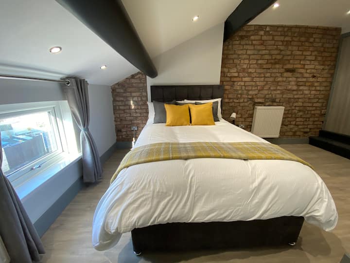 Contemporary City Centre Double Room - Preston