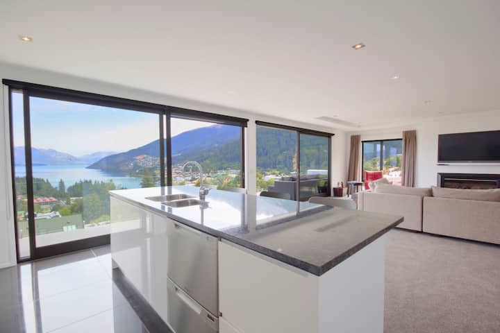 Luxury Views - Queenstown