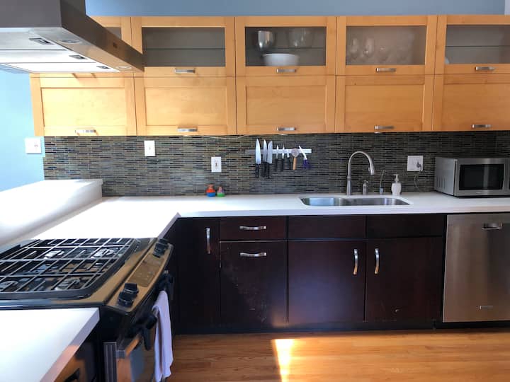 Cozy & Convenient Oasis Awaits! - Ventura, CA