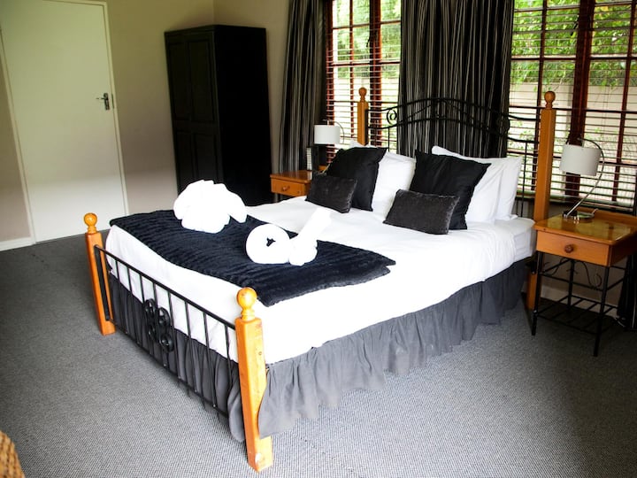 The Gables Guest House - Self-catering Family - Middelburg