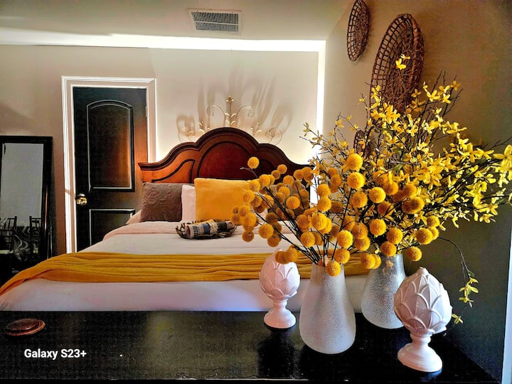 A Relaxing Enchanted Resort - Flowery Branch, GA