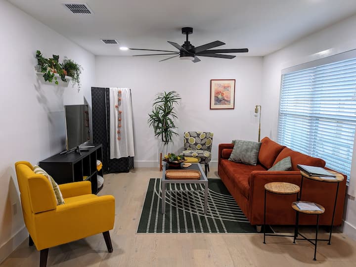 Peaceful, Cozy, Unique 2br With A Great Location! - Austin, TX