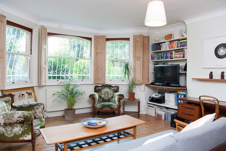 Brixton Oasis Of Calm. Great Transport - Londres