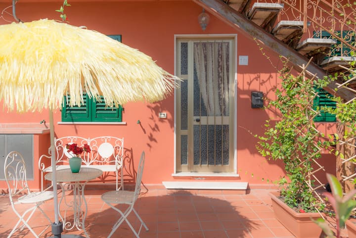 Fuga In Toscana - Montecarlo