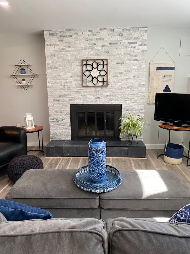 Modern & Cozy Nature Retreat, Legal & Registered - West Kelowna