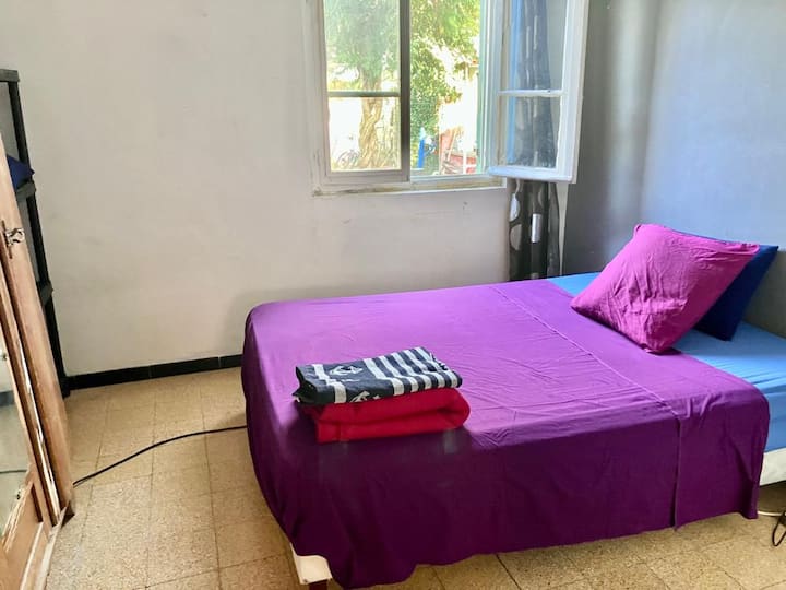 Chambre à Louer Dans Une Maison De Campagne - Nîmes