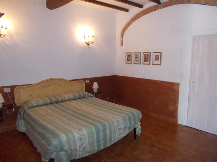 La Francigena - Bedroom Gaia (B&b) - Monteriggioni